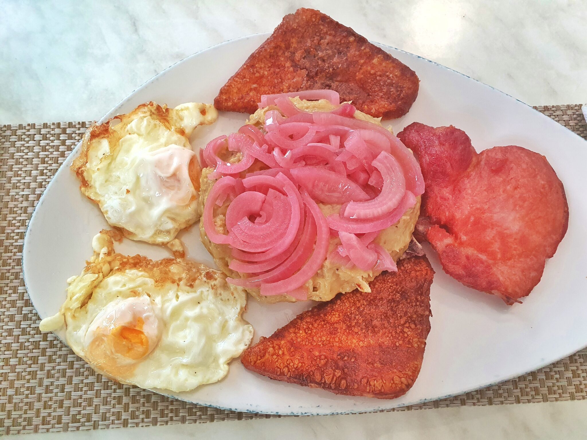 DESCUBRE LOS PLATOS TÍPICOS DE LA GASTRONOMÍA DOMINICANA | PaisnatuRD